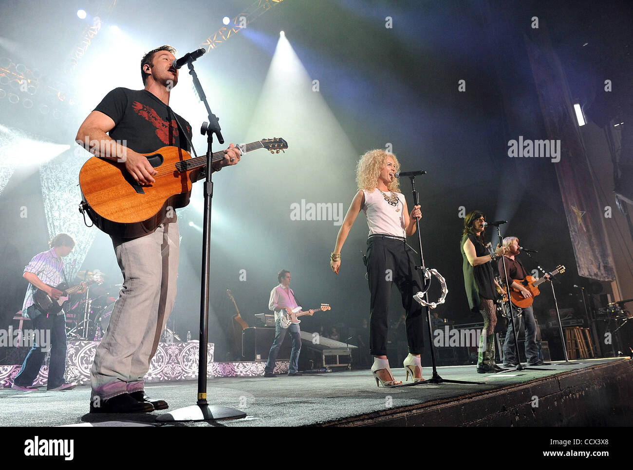 May 28, 2010 - Raleigh, North Carolina; USA - (L-R) Singer / Guitarist ...