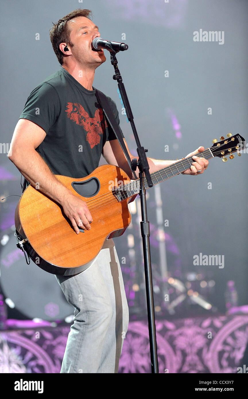 Singer jimi westbrook of little big town hi-res stock photography and ...
