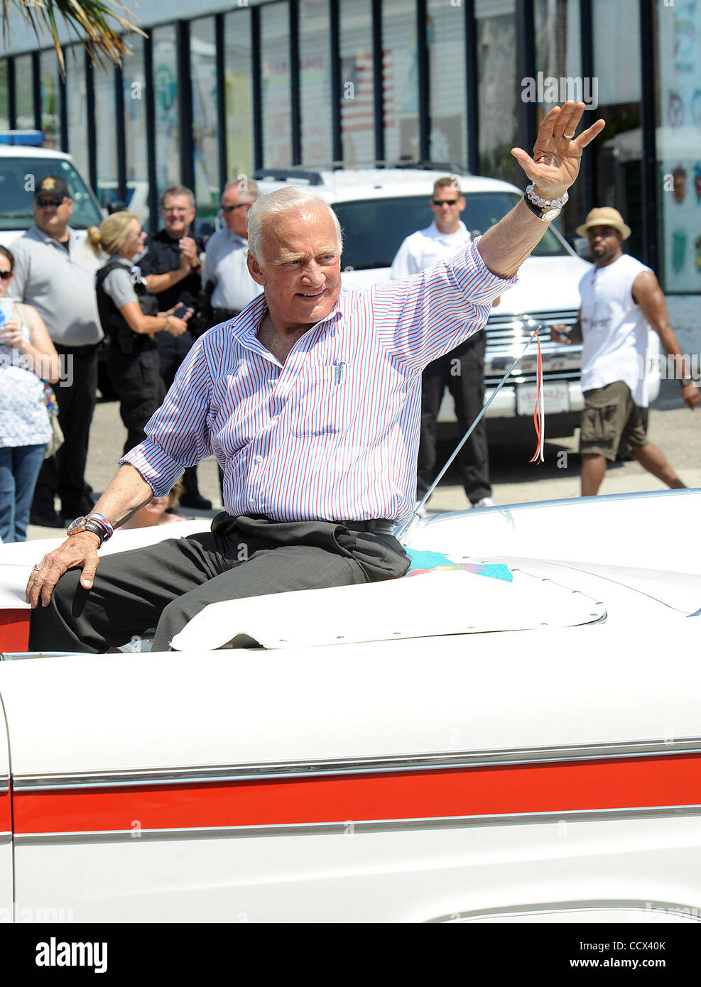 Colonel aldrin hi-res stock photography and images - Alamy
