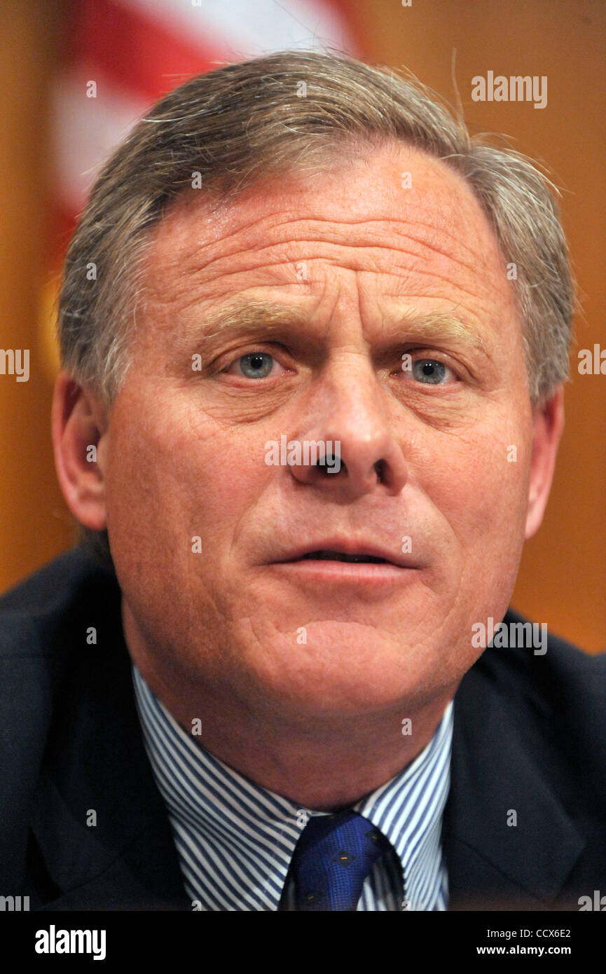 Richard burr hi-res stock photography and images - Alamy