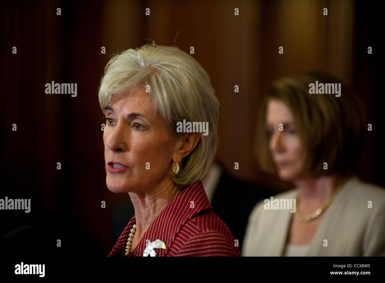 Department human services secretary hi-res stock photography and images ...