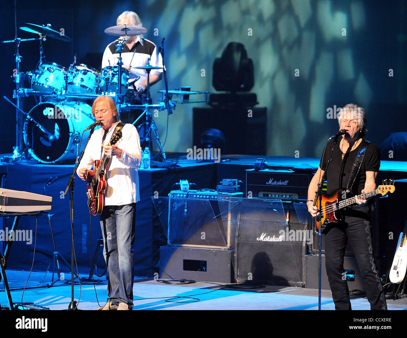 Graeme edge drummer hi-res stock photography and images - Alamy