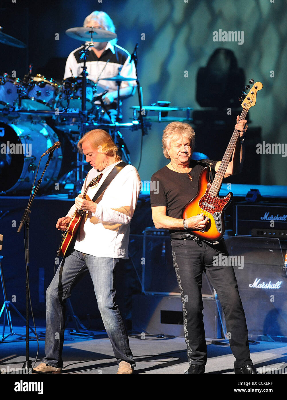 Graeme edge drummer hi-res stock photography and images - Alamy