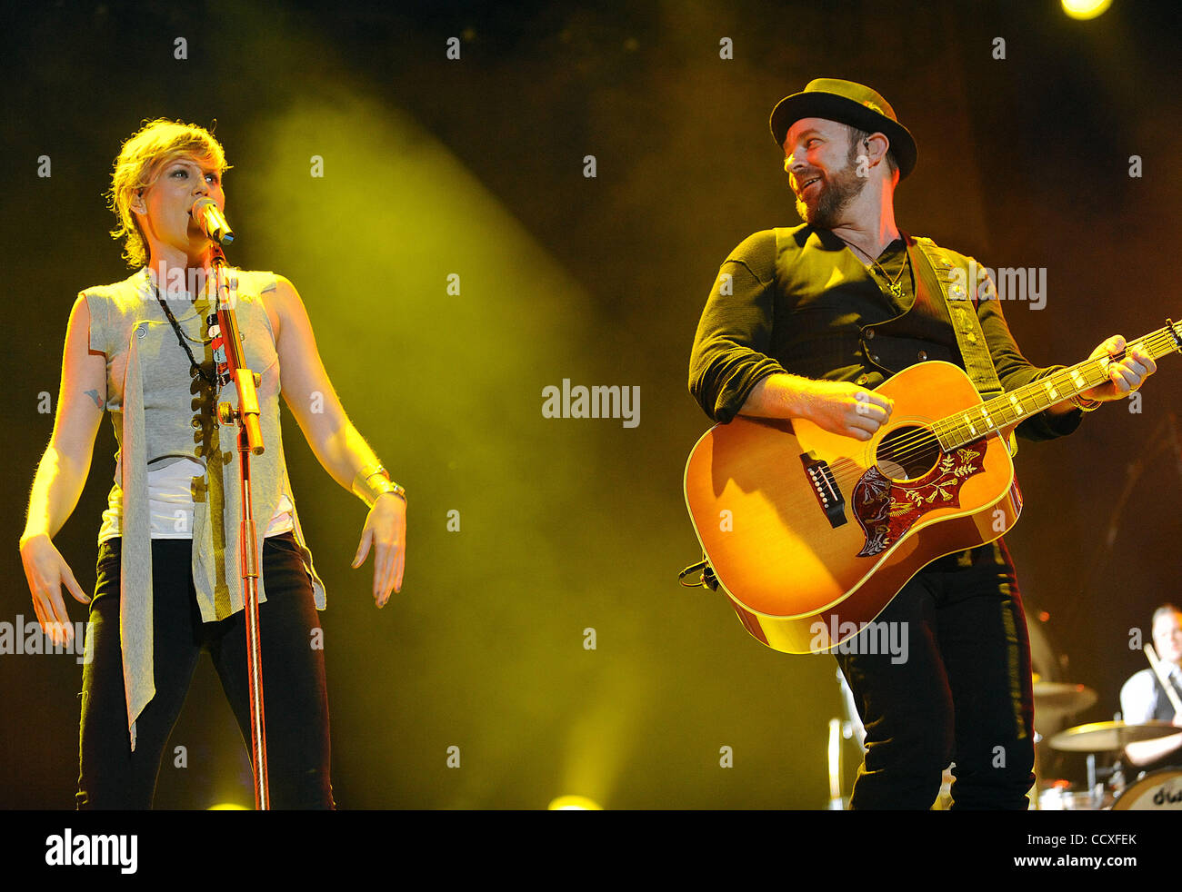 Apr 24, 2010 - Indio, California; USA - Singer JENNIFER NETTLES and ...