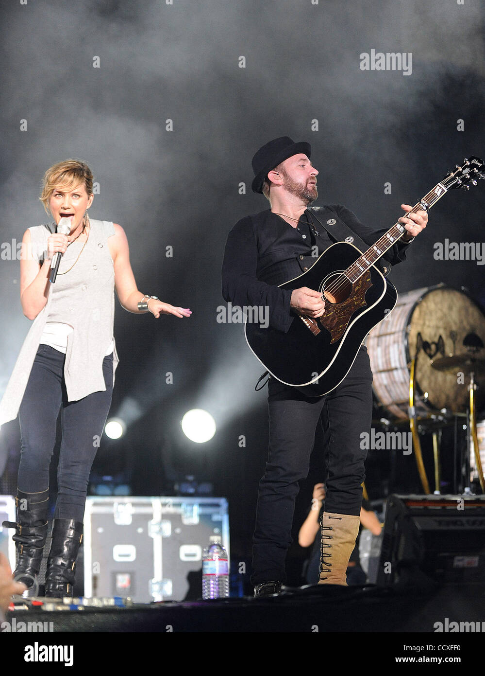 Apr 24, 2010 - Indio, California; USA - Singer JENNIFER NETTLES and ...