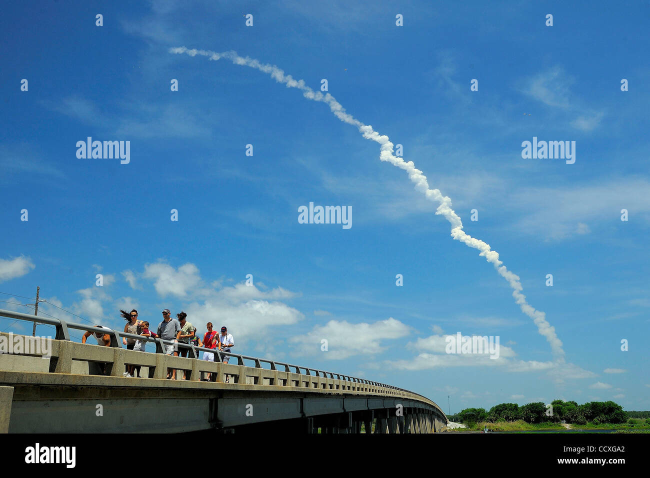 Space shuttles hi-res stock photography and images - Alamy