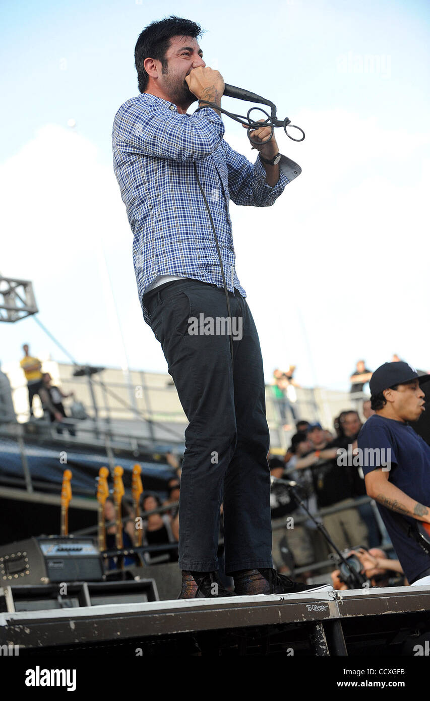 May 22, 2010 - Columbus, Ohio; USA - Singer CHINO MORENO of the band ...