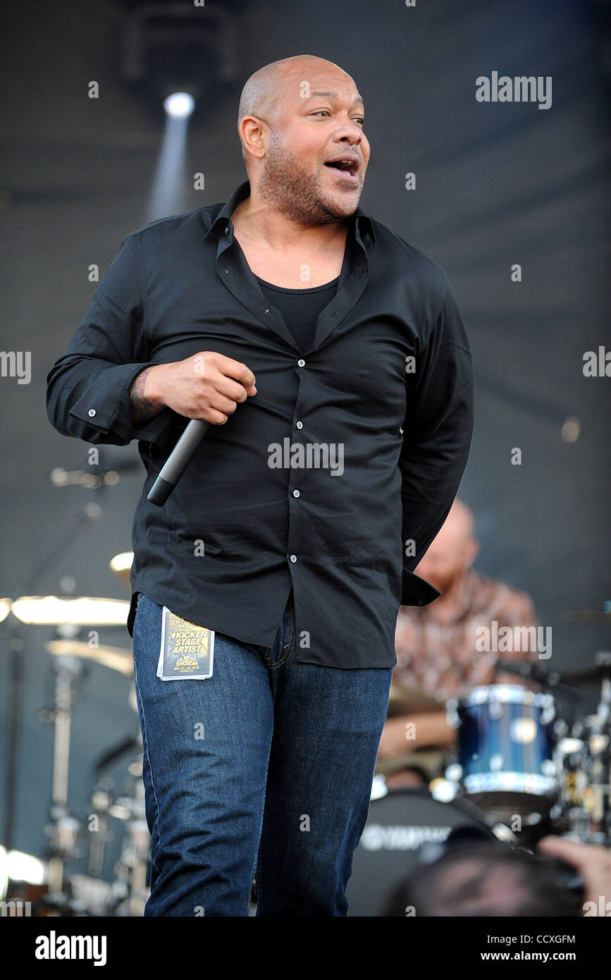 Howard jones singer hi-res stock photography and images - Alamy