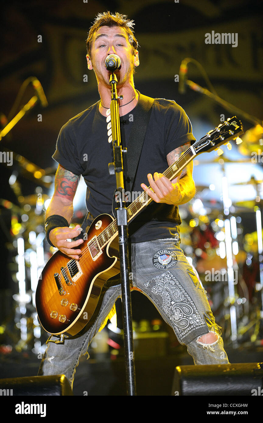 May 22, 2010 - Columbus, Ohio; USA - Singer SULLY ERNA of the band ...