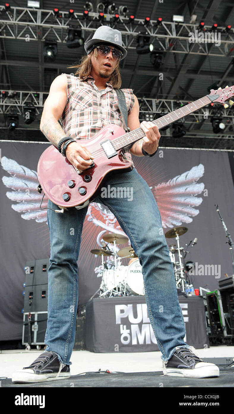 Fourth puddle hi-res stock photography and images - Alamy