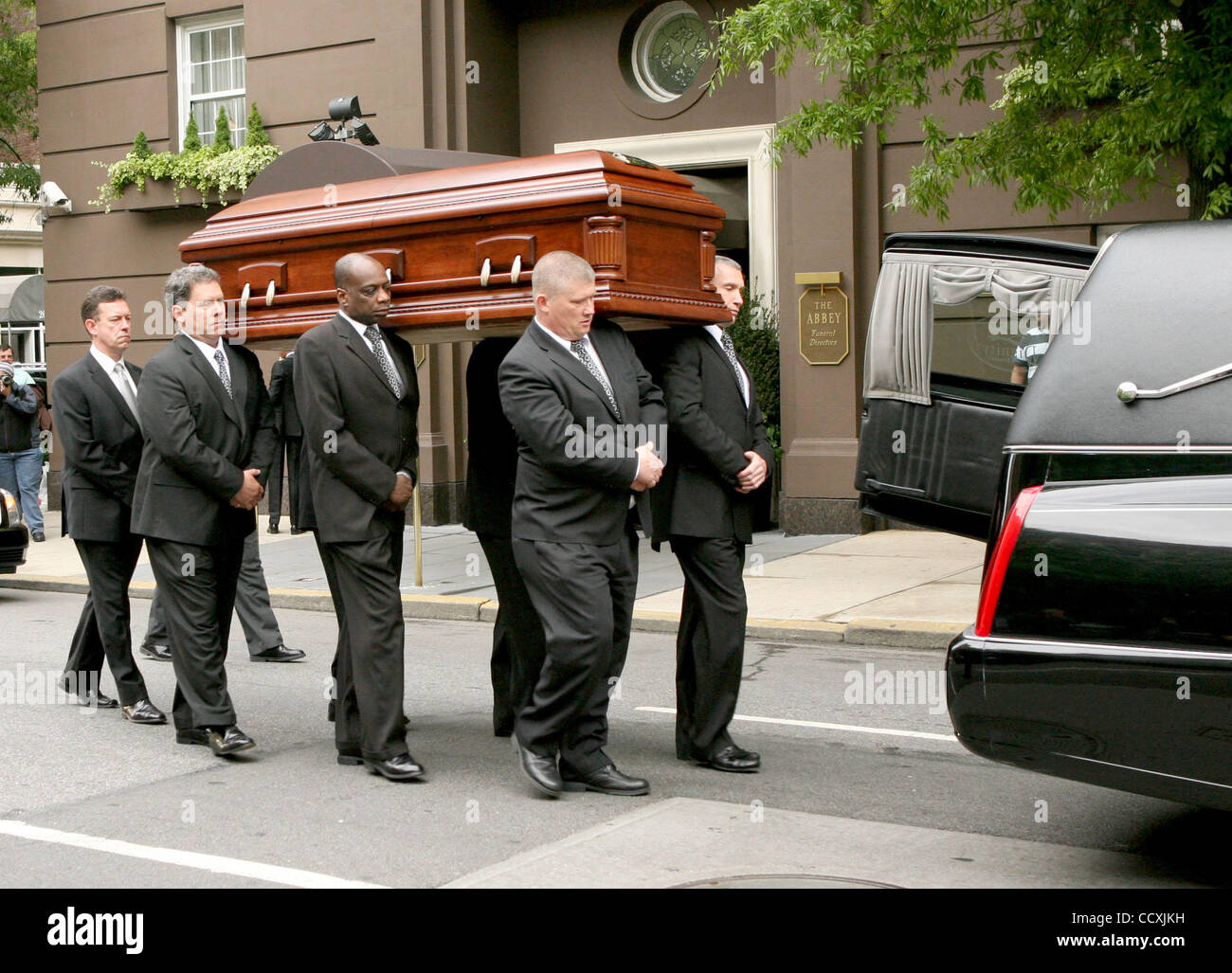 Funeral casket goodbye hi-res stock photography and images - Alamy