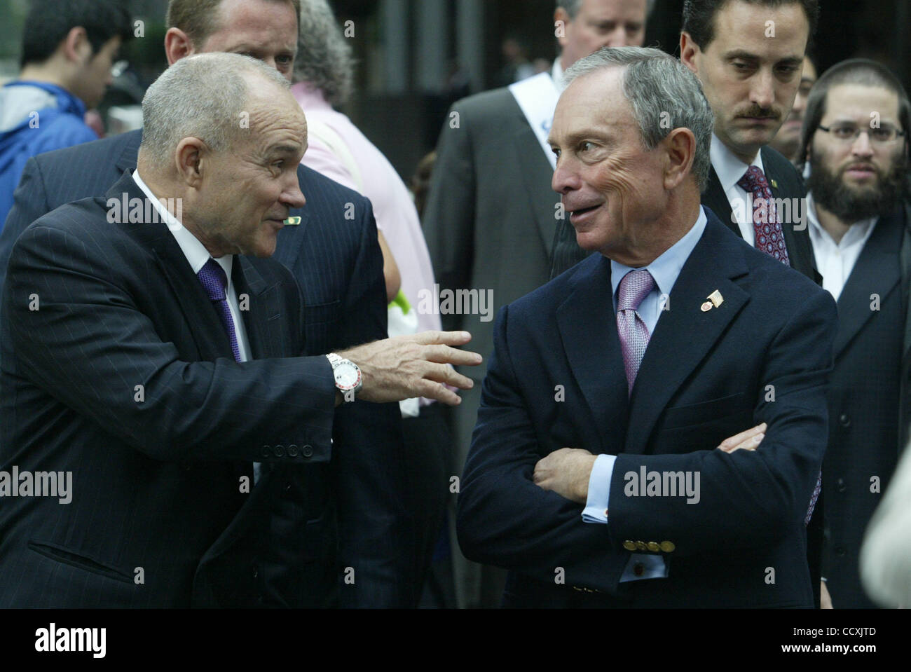 Police Commissioner Ray Kelly chats with Mayor Michael Bloomberg ...