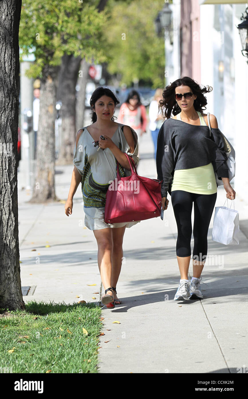 Jun. 01, 2010 - Los Angeles, California, U.S. - Kate Beckinsale exits ...