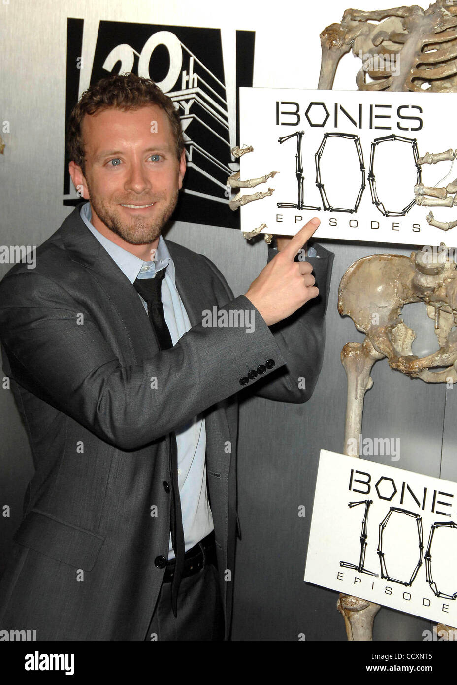 T j thyne – bones hi-res stock photography and images - Alamy