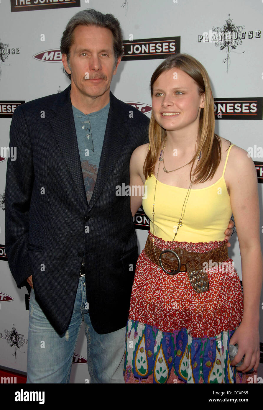 Gary cole the joneses premiere hi-res stock photography and images - Alamy