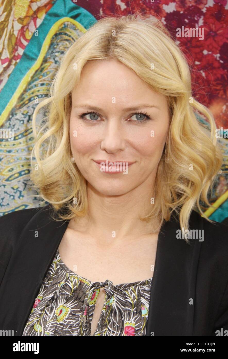 Mar 10, 2010 - New York, New York, USA - Actress NAOMI WATTS hosts ...
