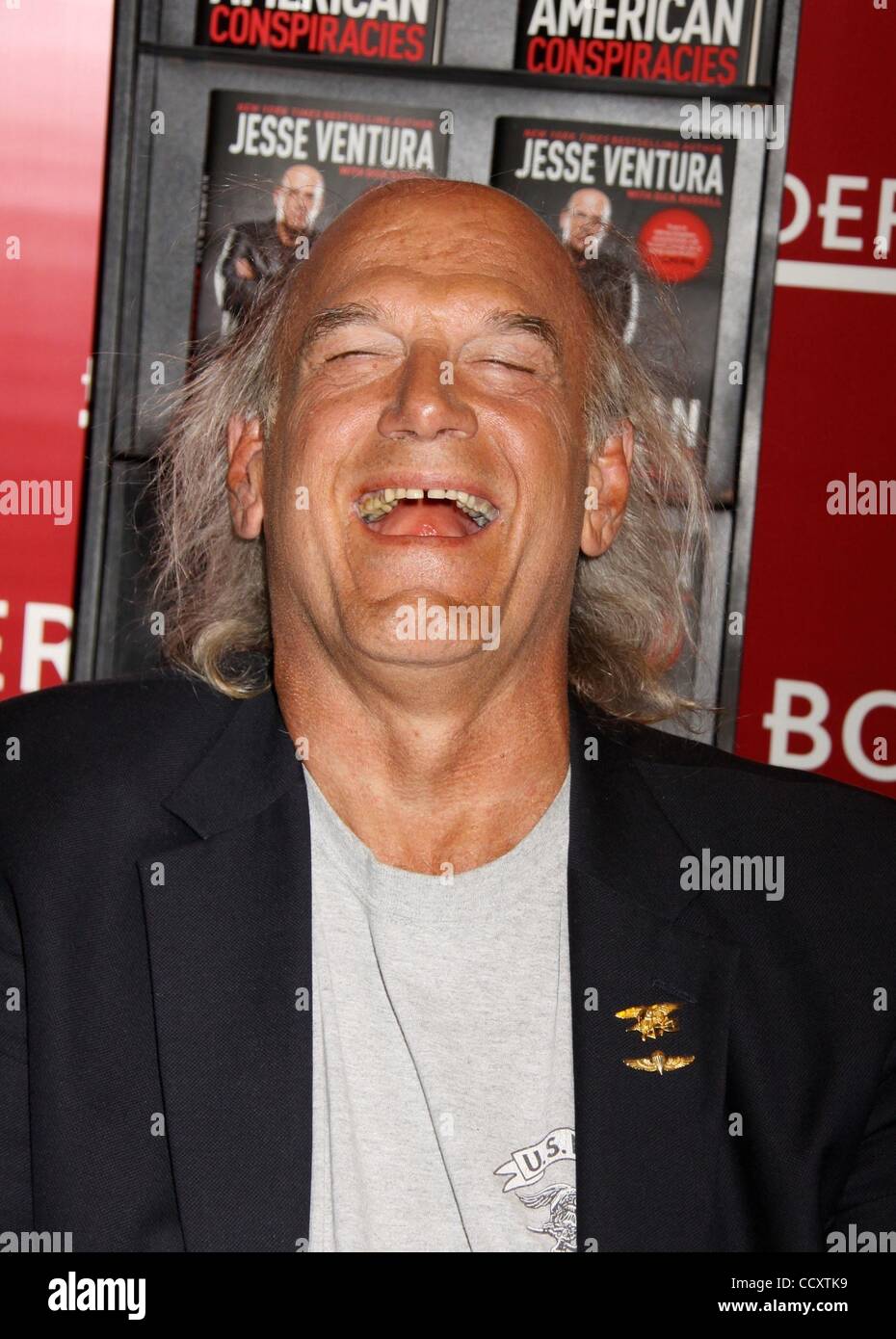 Minnesota governor jesse ventura hi-res stock photography and images ...