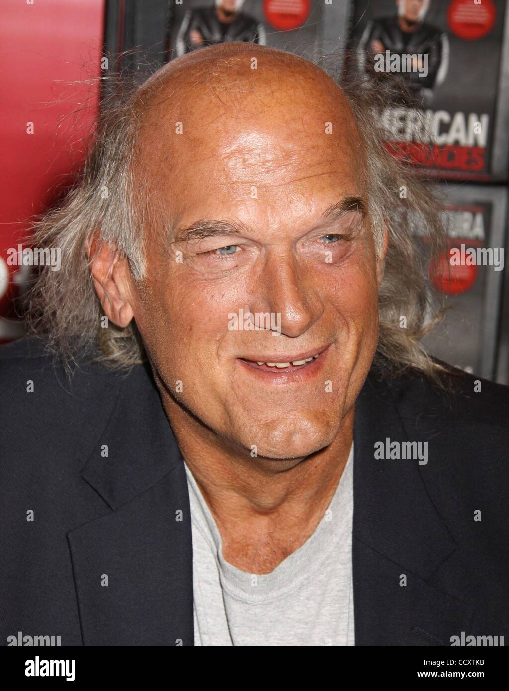 Minnesota governor jesse ventura hi-res stock photography and images ...