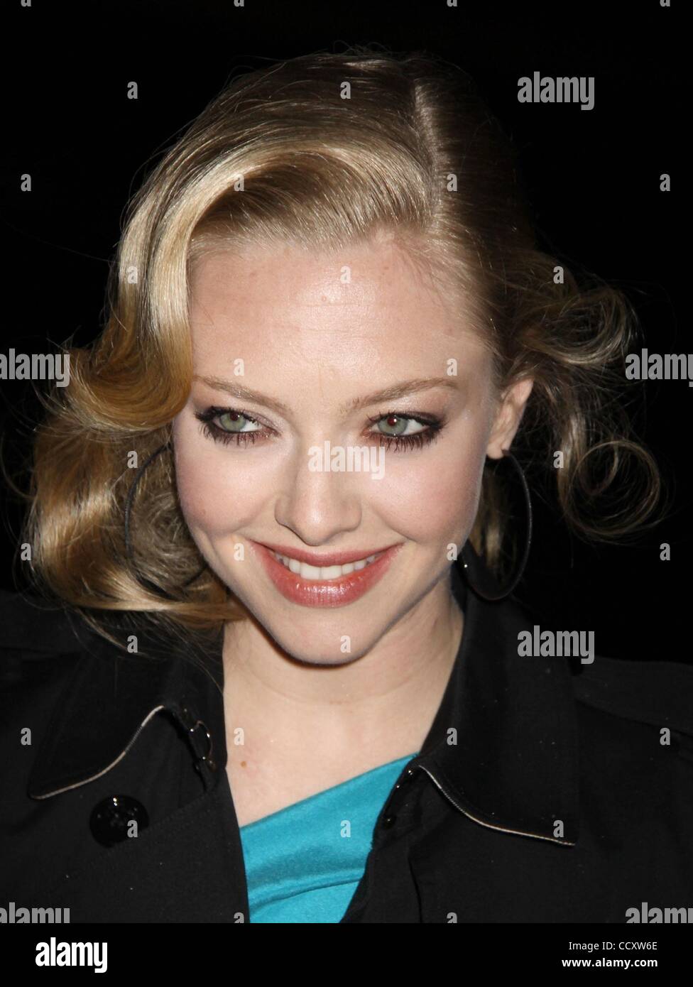 Amanda seyfried headshot hi-res stock photography and images - Alamy
