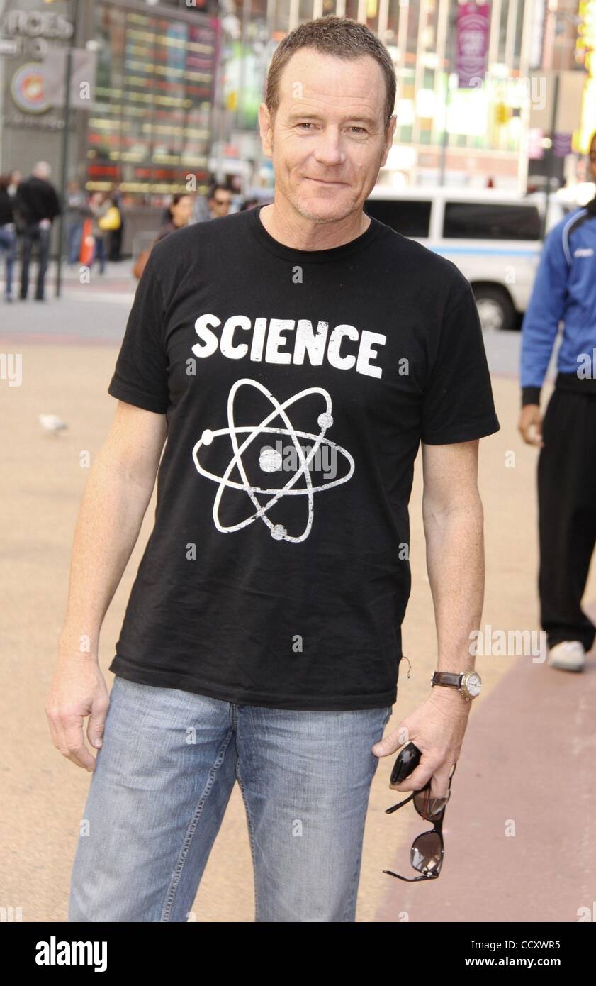 Mar 19, 2010 - New York, New York, USA - Actor BRYAN CRANSTON poses for ...