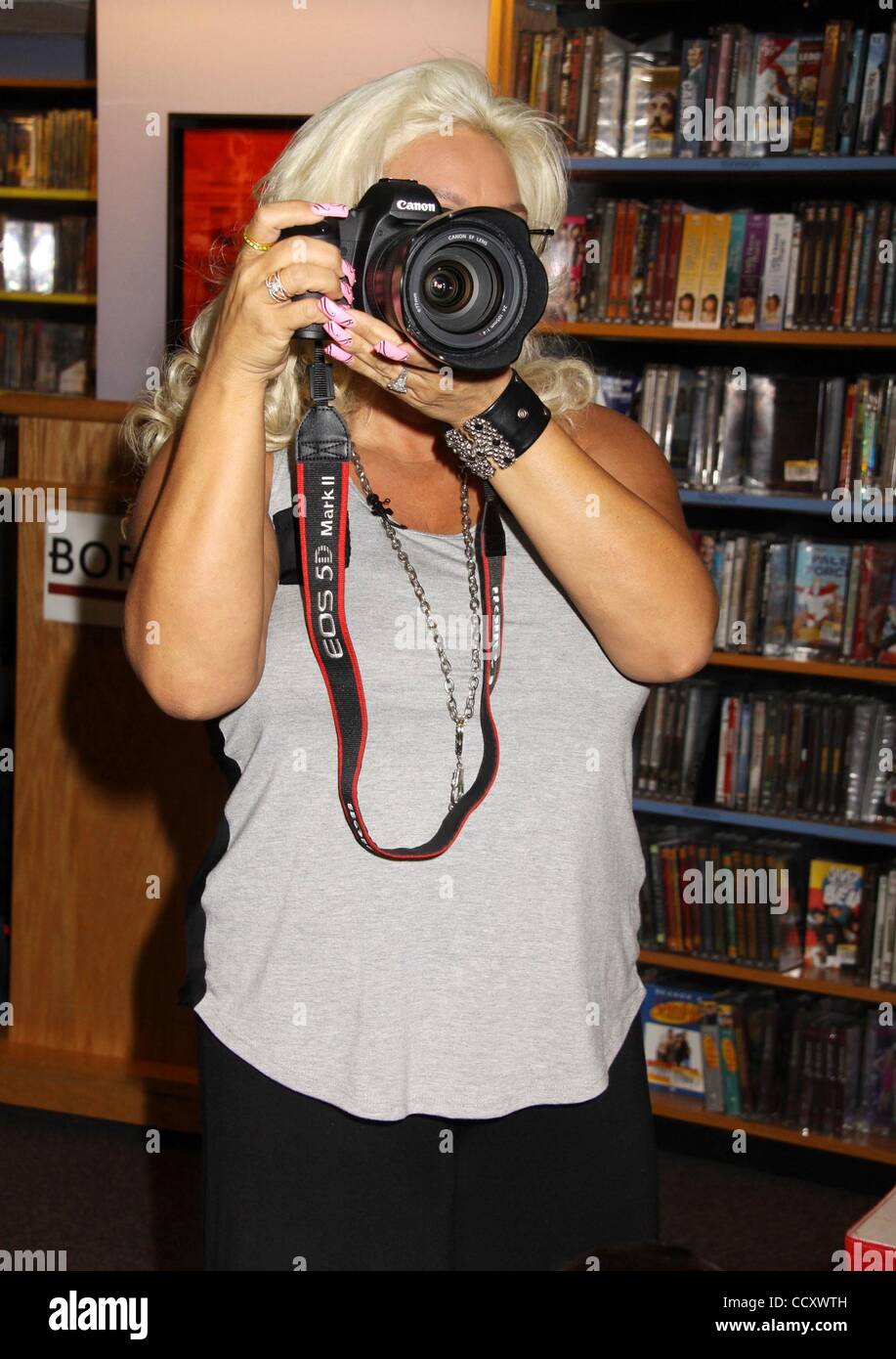 Mar 19, 2010 - New York, New York, USA - BETH CHAPMAN, wife of DUANE ...