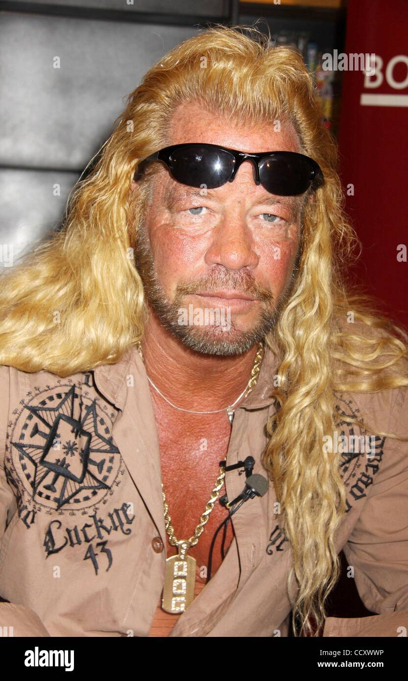 Dog the bounty hunter hi-res stock photography and images - Alamy