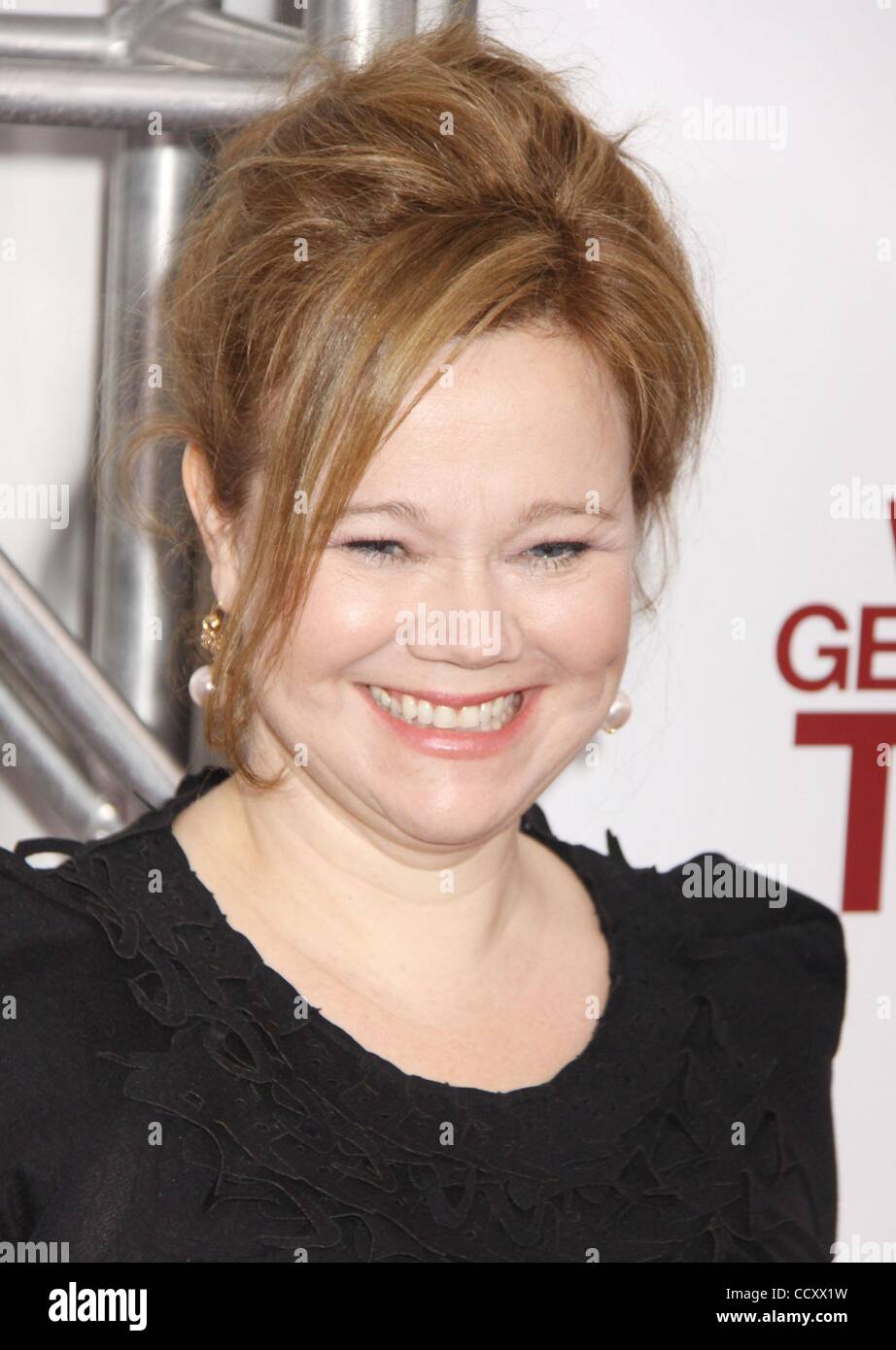 Mar 22, 2010 - New York, New York, USA - Comedian CAROLINE RHEA attends ...