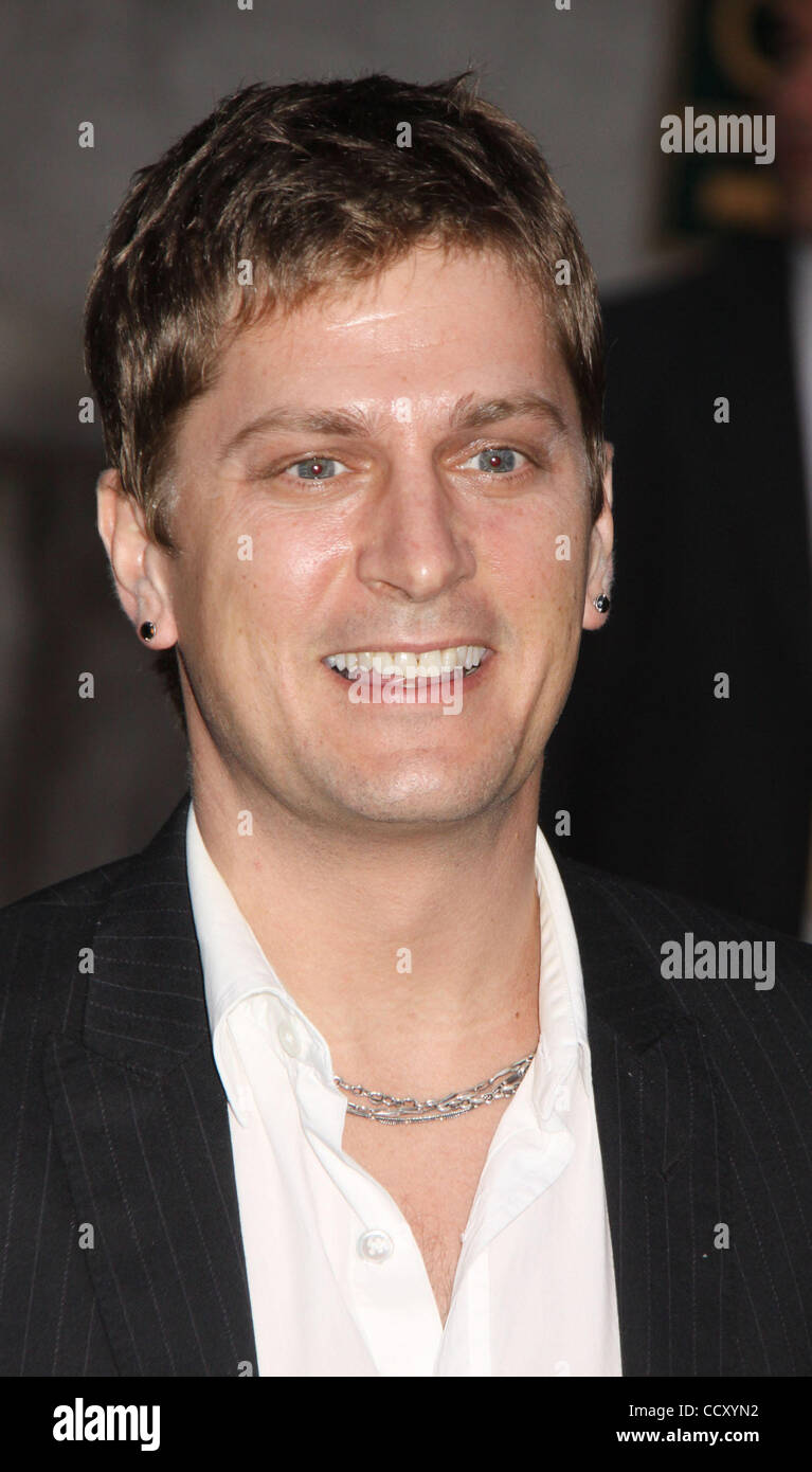 Musician ROB THOMAS attends the 9th Annual Vanity Fair Party held ...