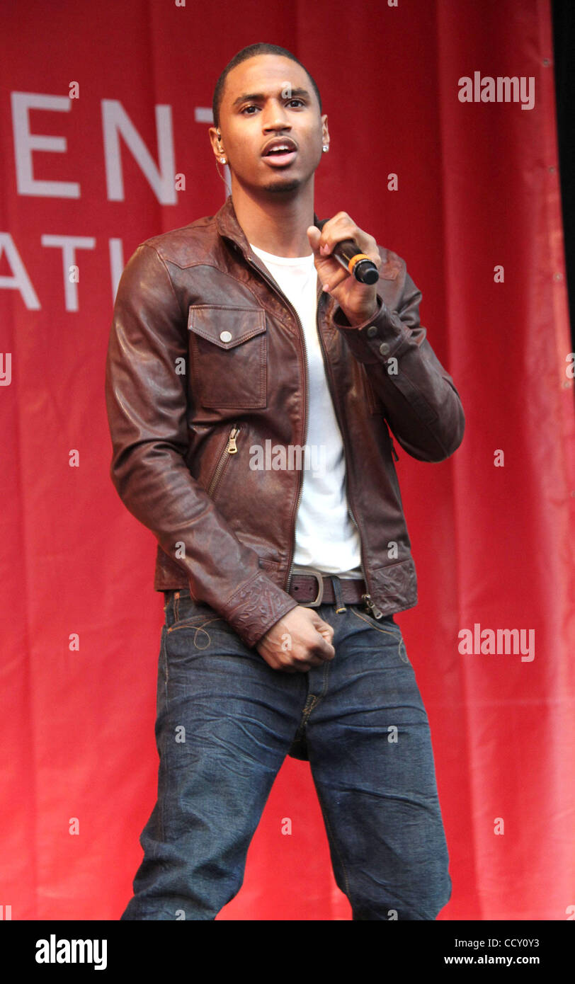 Singer TREY SONGZ attends the 13th Annual EIF Revlon Run/ Walk For ...