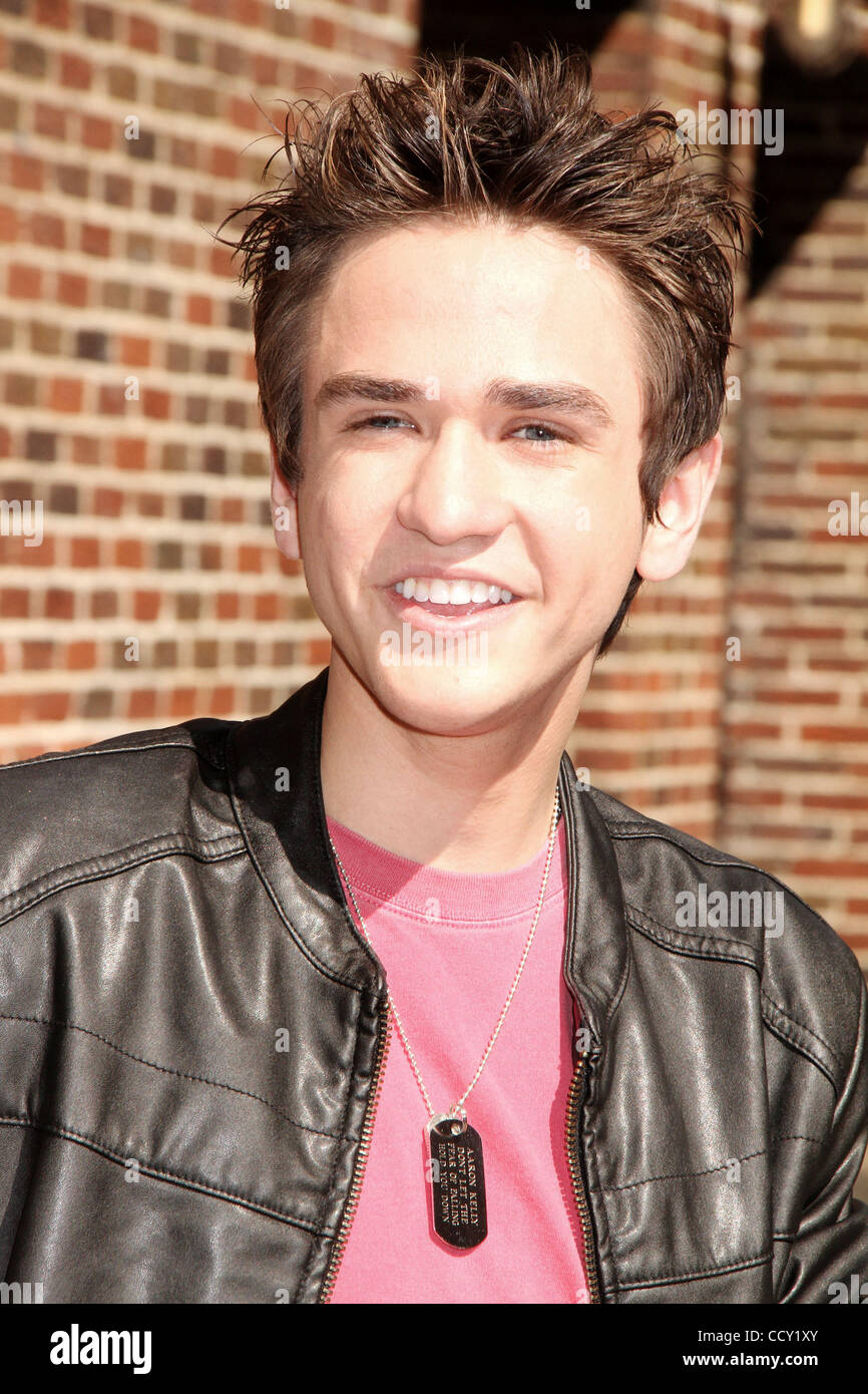 'American Idol' contestant AARON KELLY poses for photos at his ...