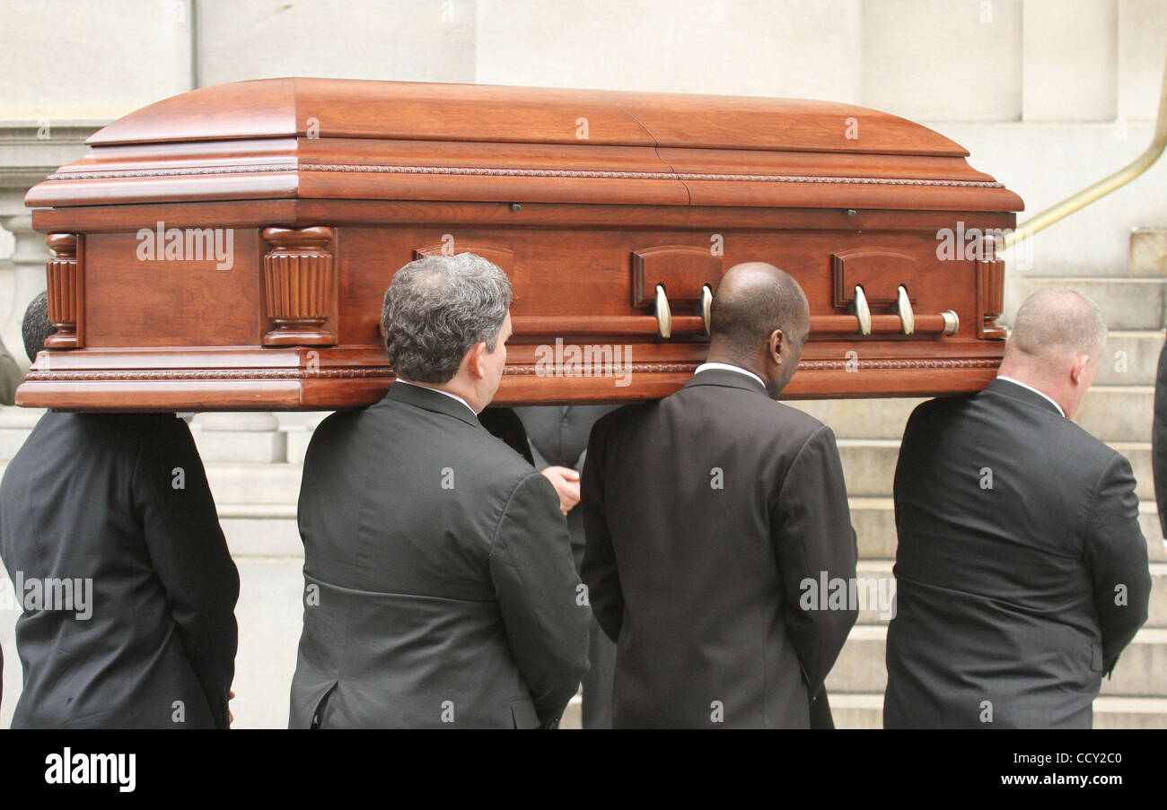 Pallbearers carry the casket of legendary jazz singer and actress LENA ...