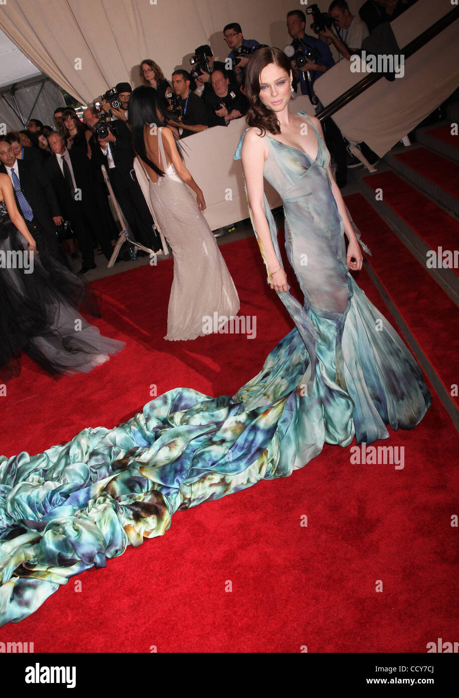 Coco rocha met gala hi-res stock photography and images - Alamy