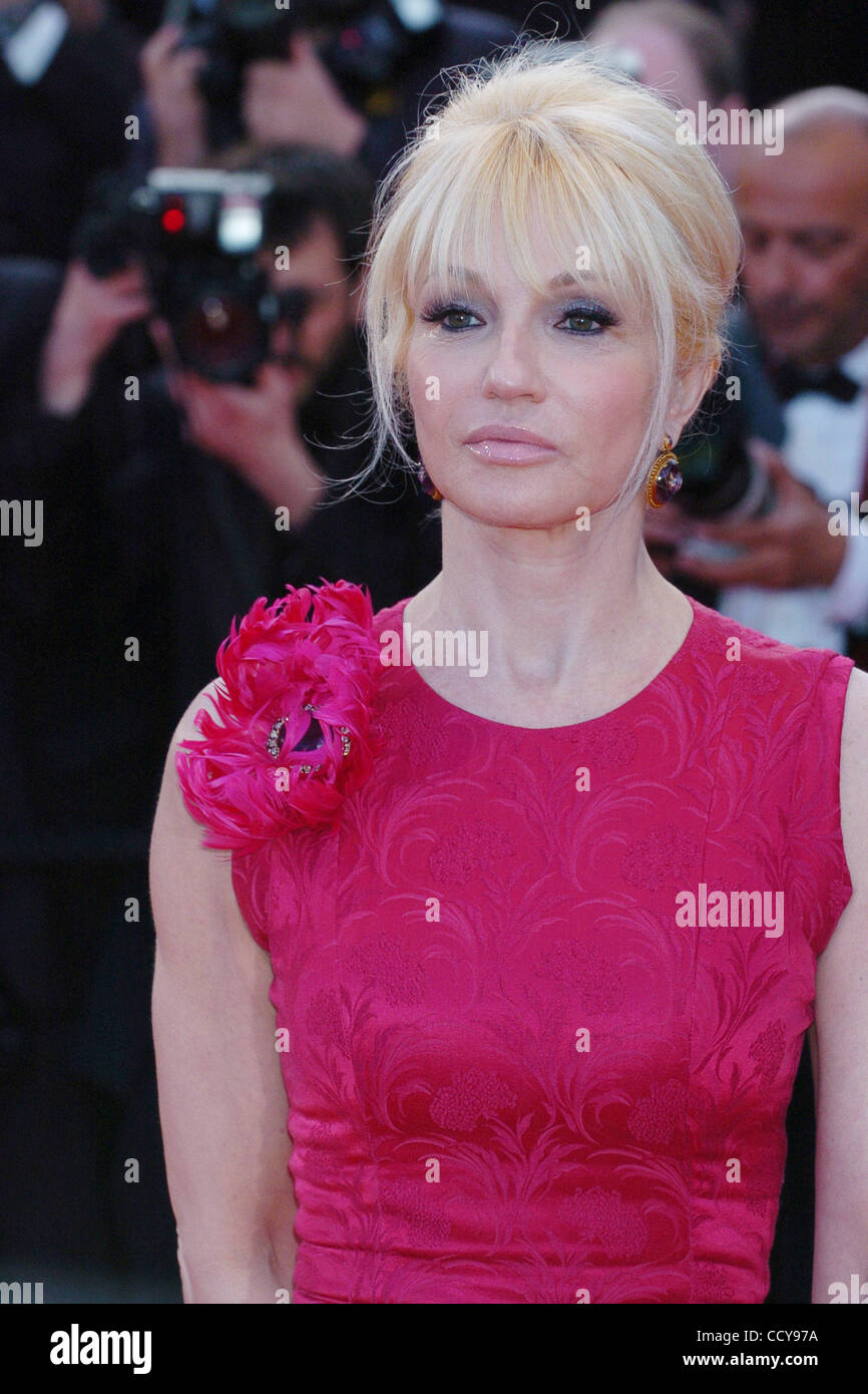Actress Ellen Barkin attends the Premiere of 'Wall Street: Money Never ...