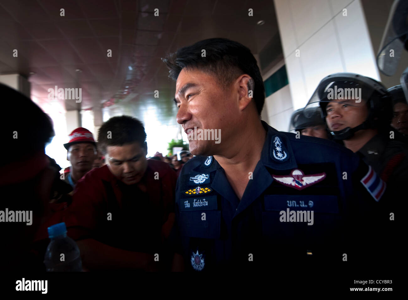 Apr 05, 2010 - Bangkok, Thailand - Thai Special Police commander (C ...