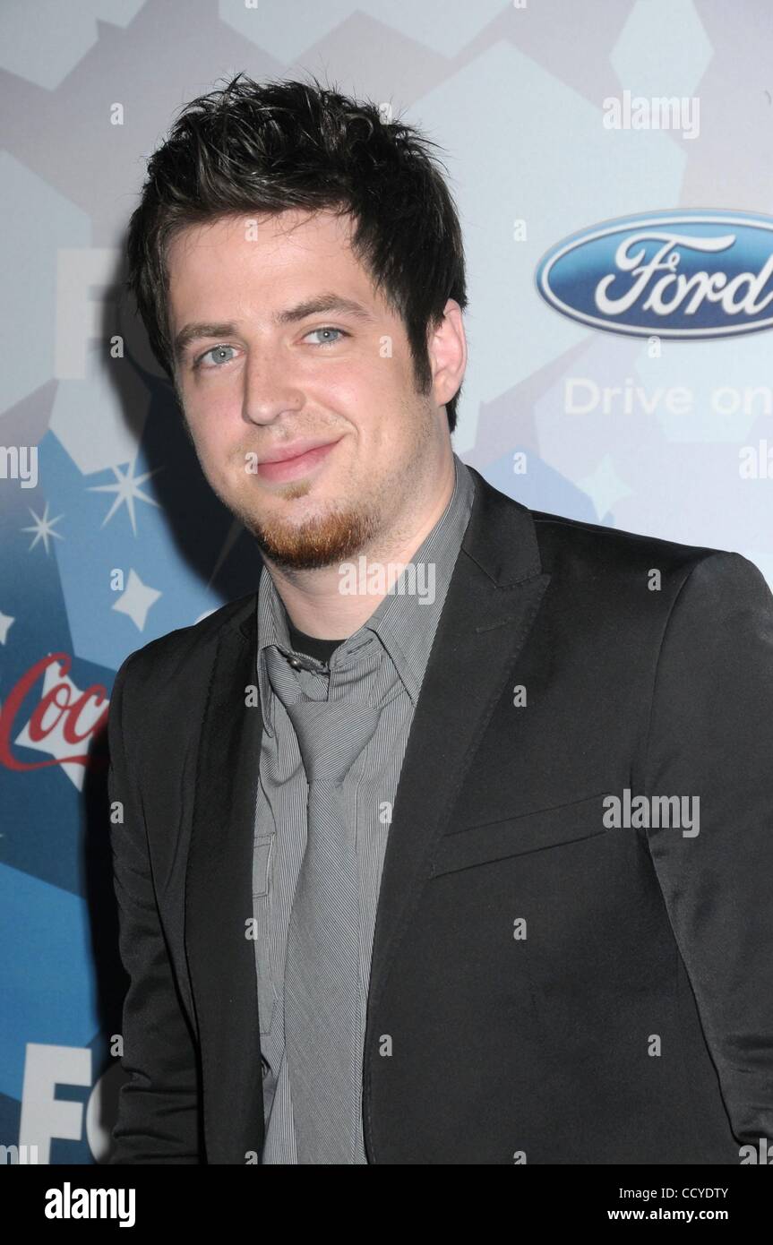 Mar 11, 2010 - Los Angeles, California, USA - Singer LEE DEWYZE at the ...