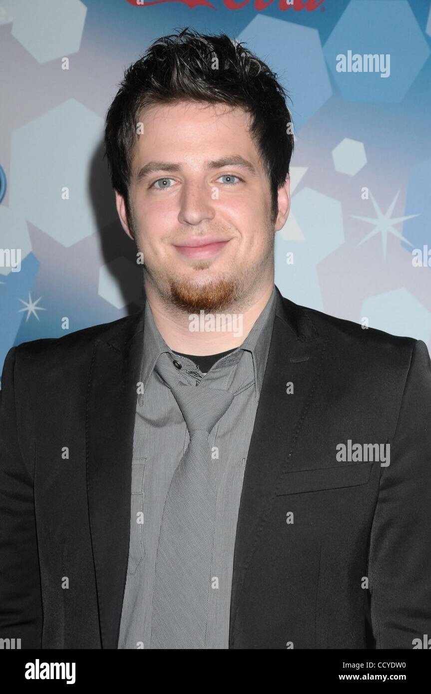 Mar 11, 2010 - Los Angeles, California, USA - Singer LEE DEWYZE at the ...