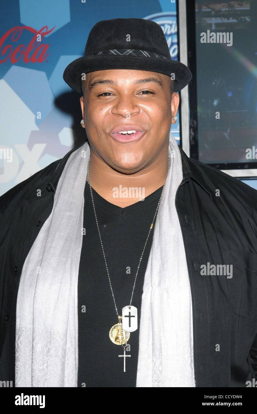 Mar 11, 2010 - Los Angeles, California, USA - Singer MICHAEL LYNCHE at ...