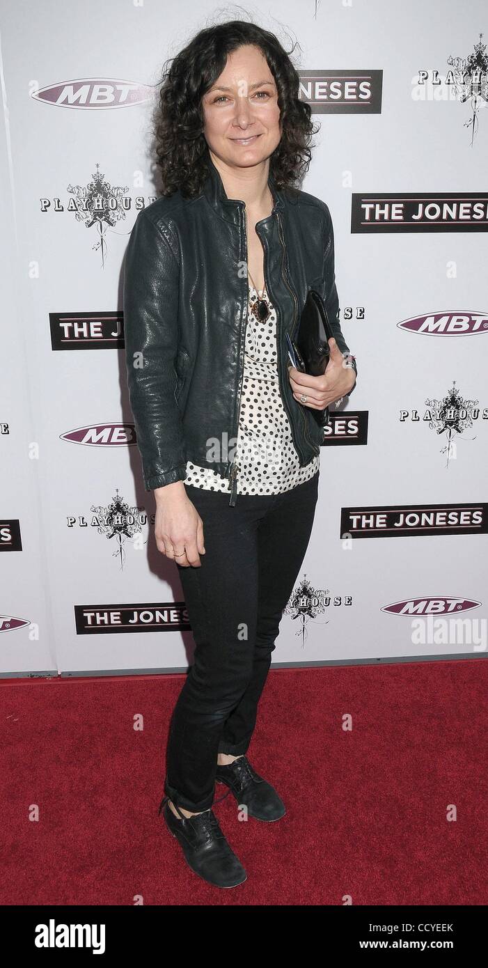 Apr 08, 2010 - Los Angeles, California, USA - Actress SARA GILBERT at ...