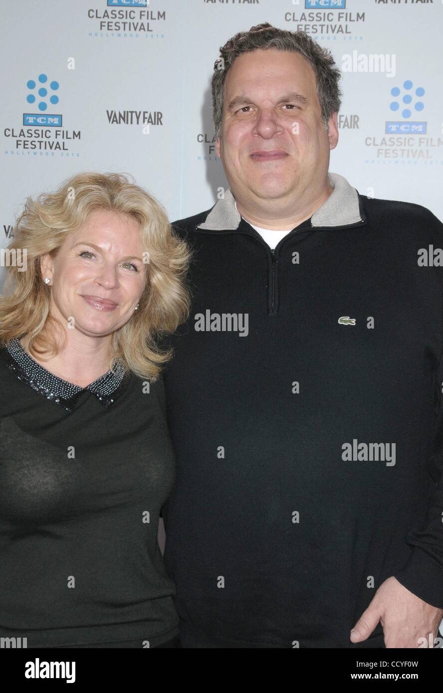 Susie essman and jeff garlin hi-res stock photography and images - Alamy