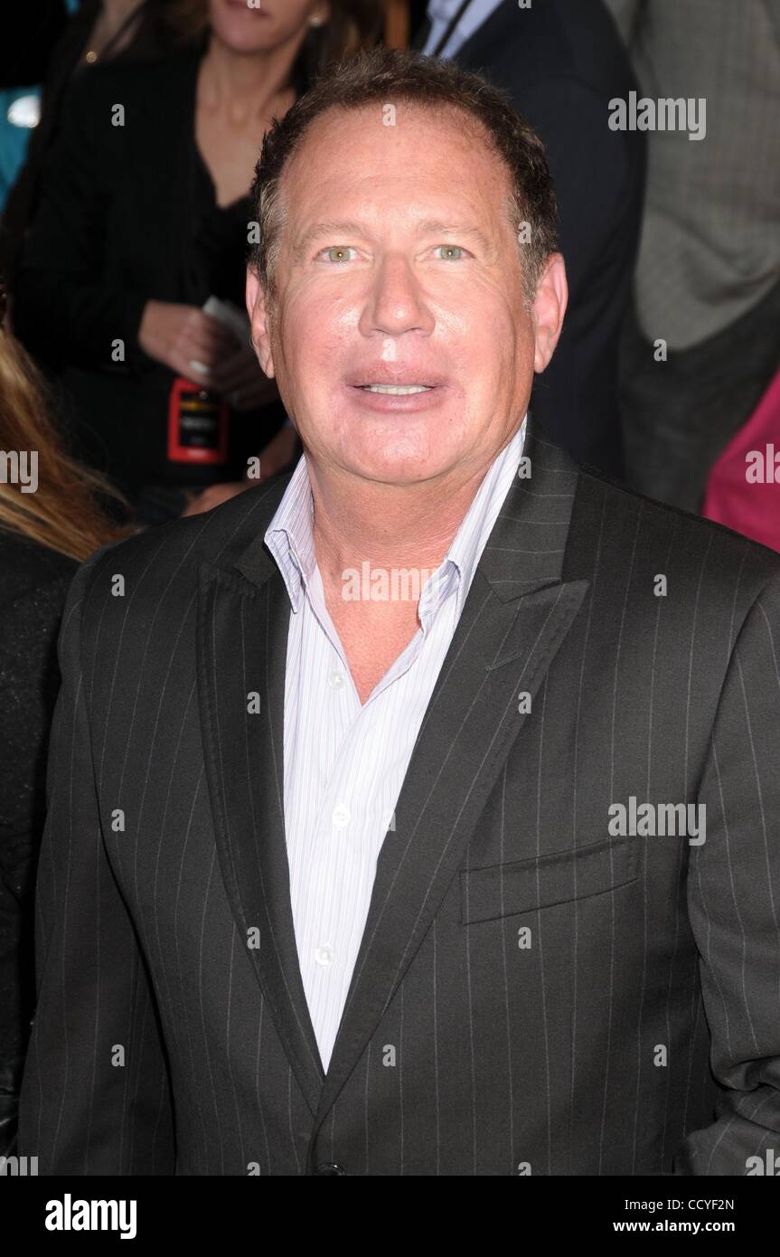 Apr 26, 2010 - Los Angeles, California, USA - Comedian GARRY SHANDLING ...