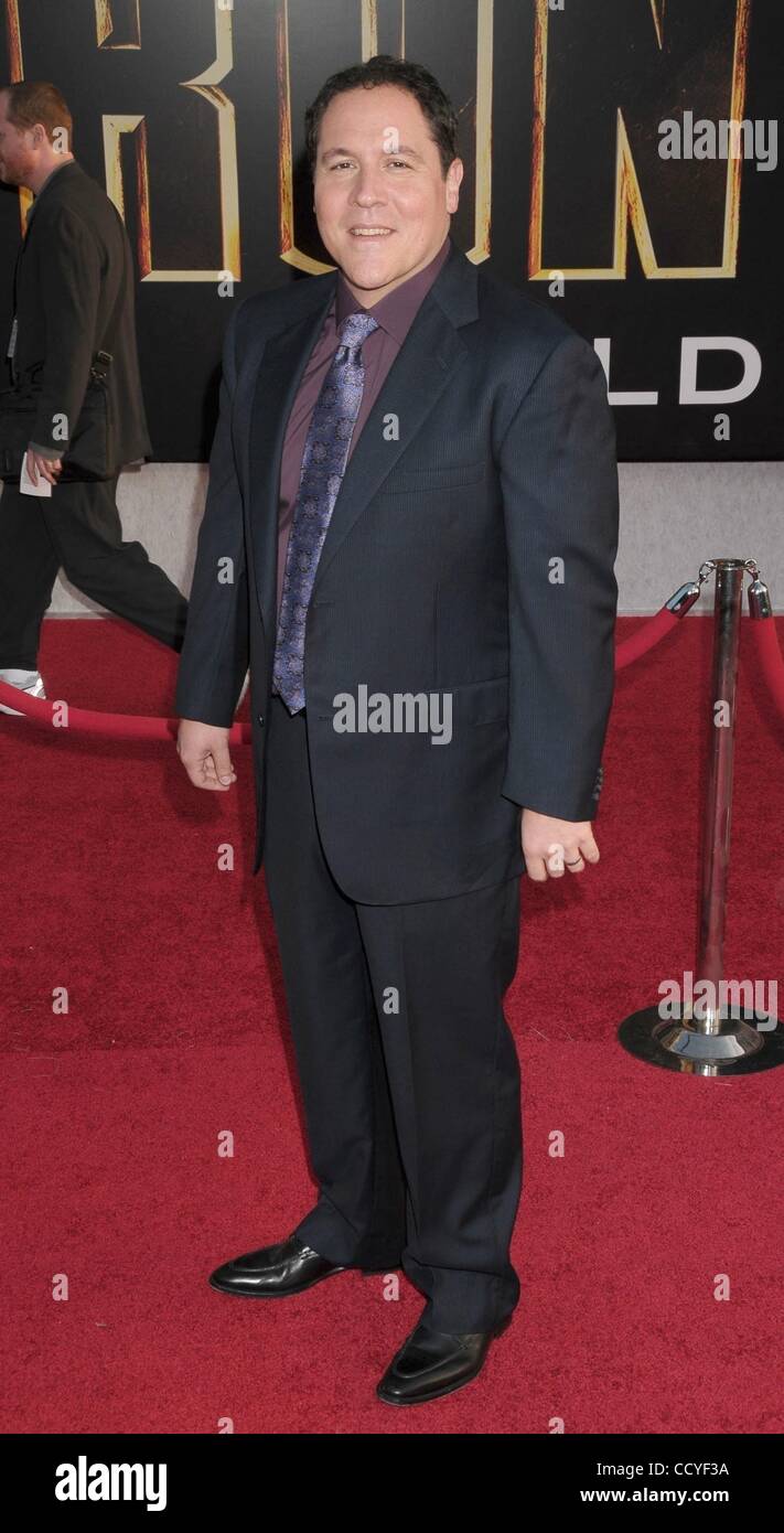 Apr 26, 2010 - Los Angeles, California, USA - Actor JON FAVREAU at the ...