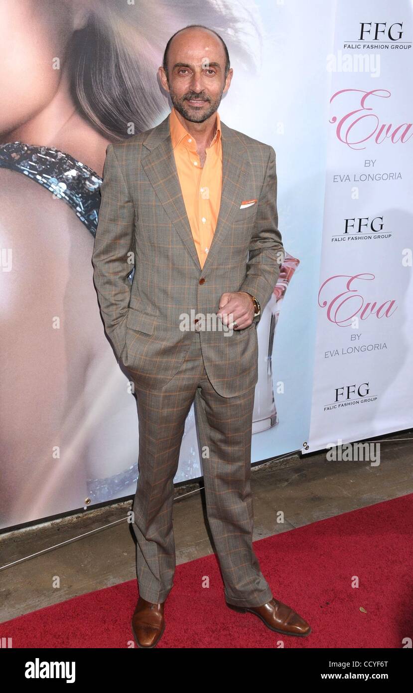 Apr 27, 2010 - Los Angeles, California, USA - Actor SHAUN TOUB at the ...