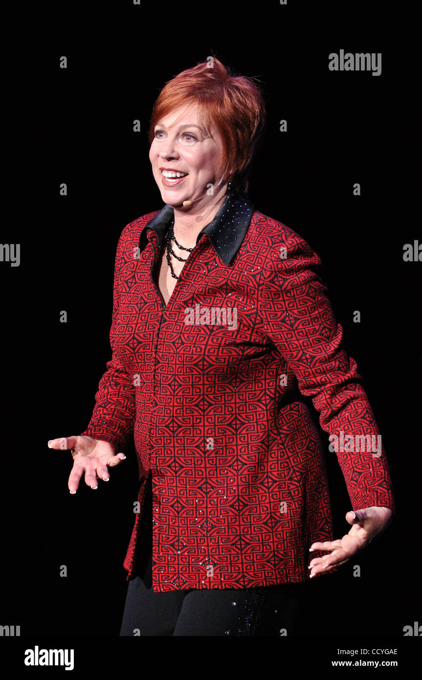 Apr 11, 2010 - Emporia, Virginia, USA - Singer/Comedian VICKI LAWRENCE ...