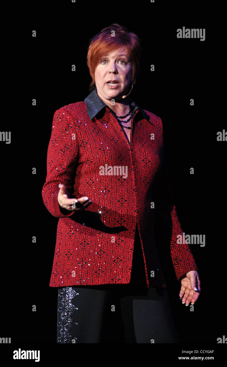 Apr 11, 2010 - Emporia, Virginia, USA - Singer/Comedian VICKI LAWRENCE ...