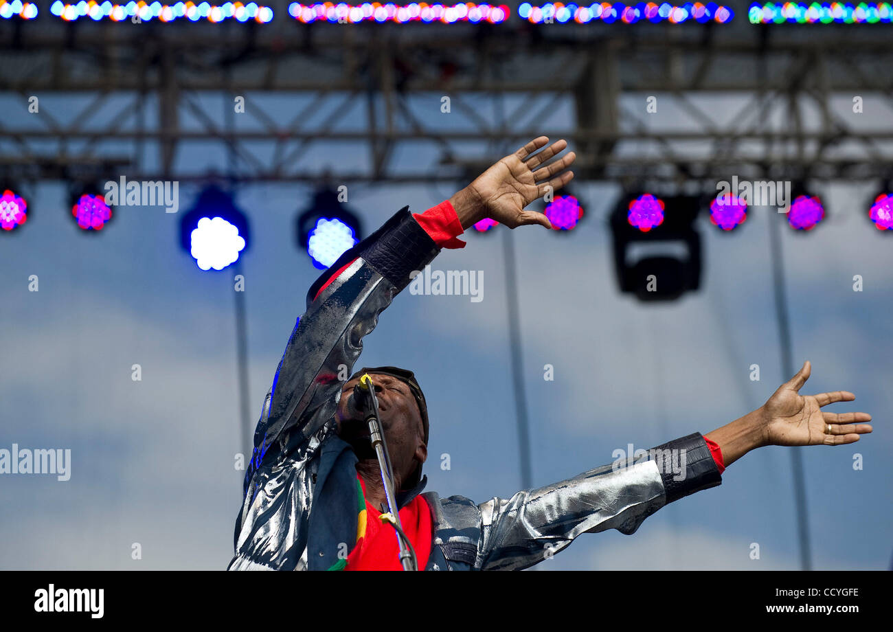 Jimmy cliff singer High Resolution Stock Photography and Images - Alamy