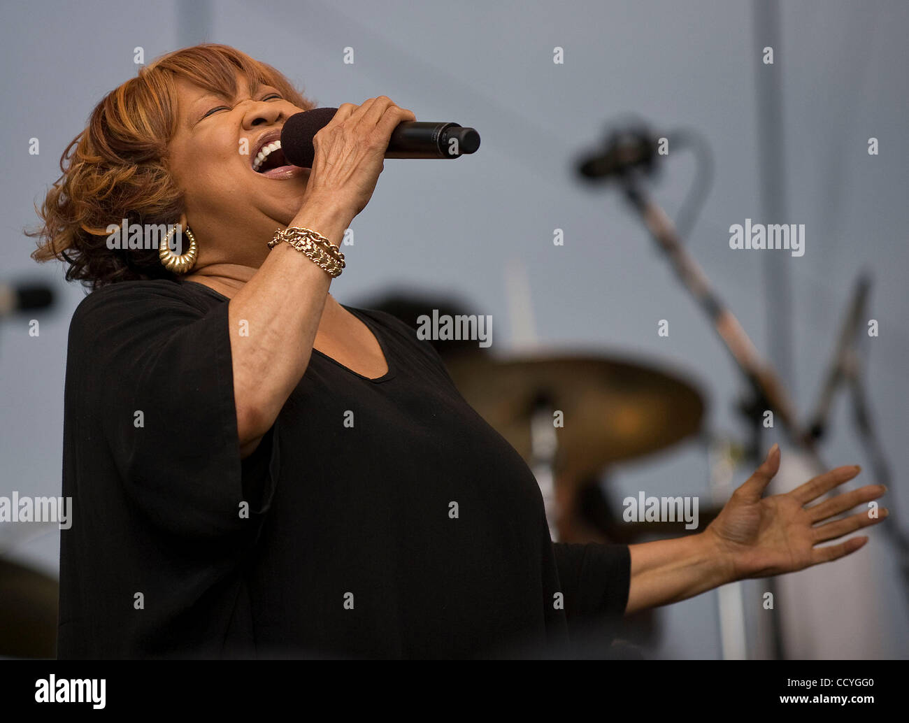 Mavis Staples sings at the 40th Earth Day Anniversary celebration and ...