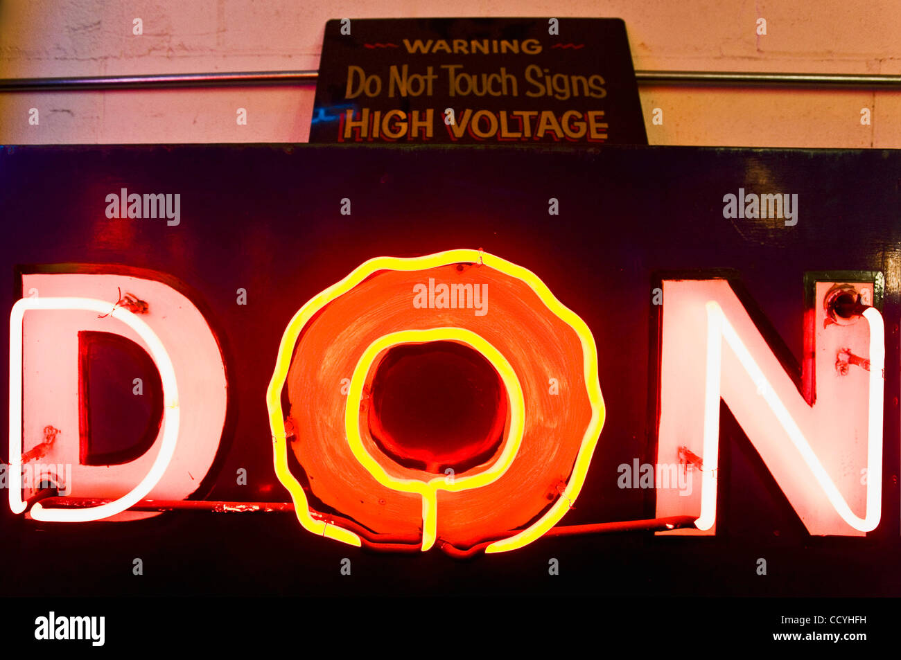 American donut shop sign hi-res stock photography and images - Alamy