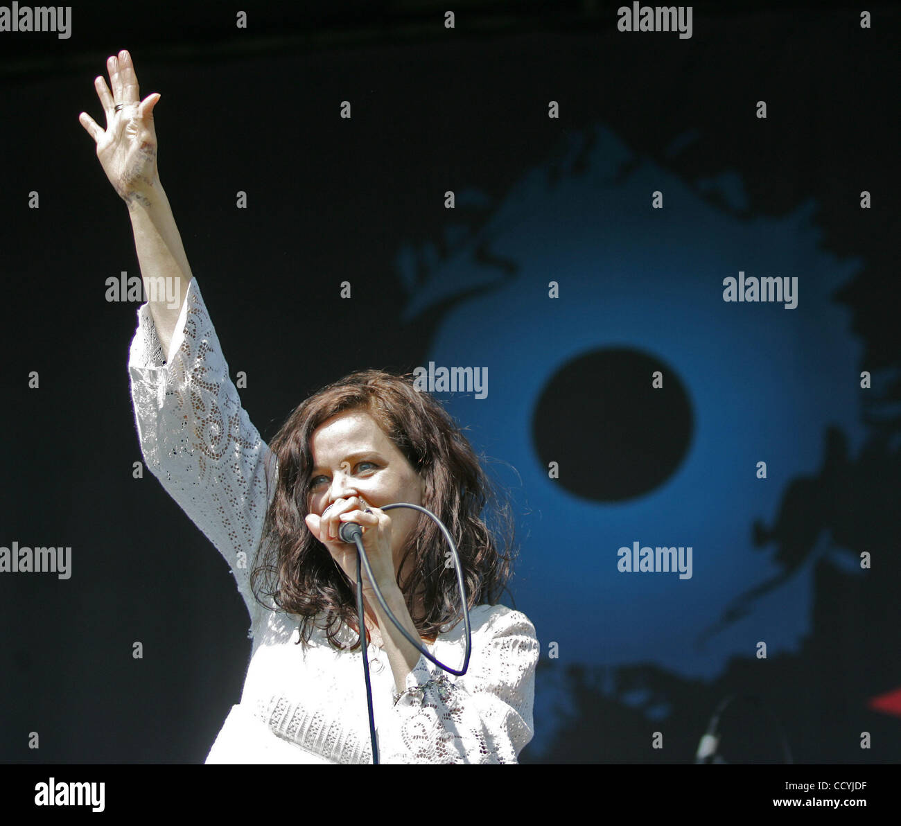 Singer Tawny Ellis performs live at the Dow Live Earth Run For Water ...