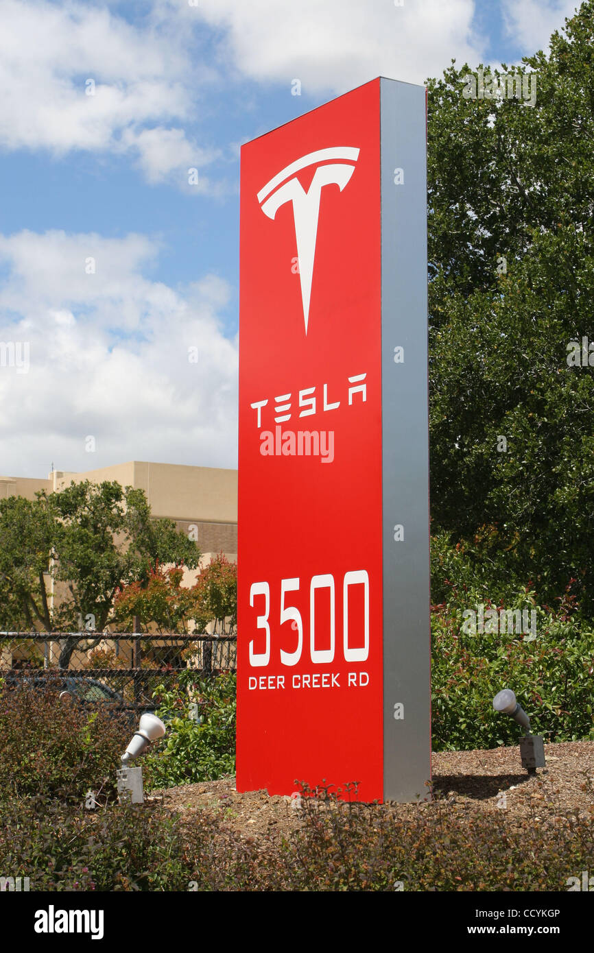 Tesla motors headquarters hi-res stock photography and images - Alamy