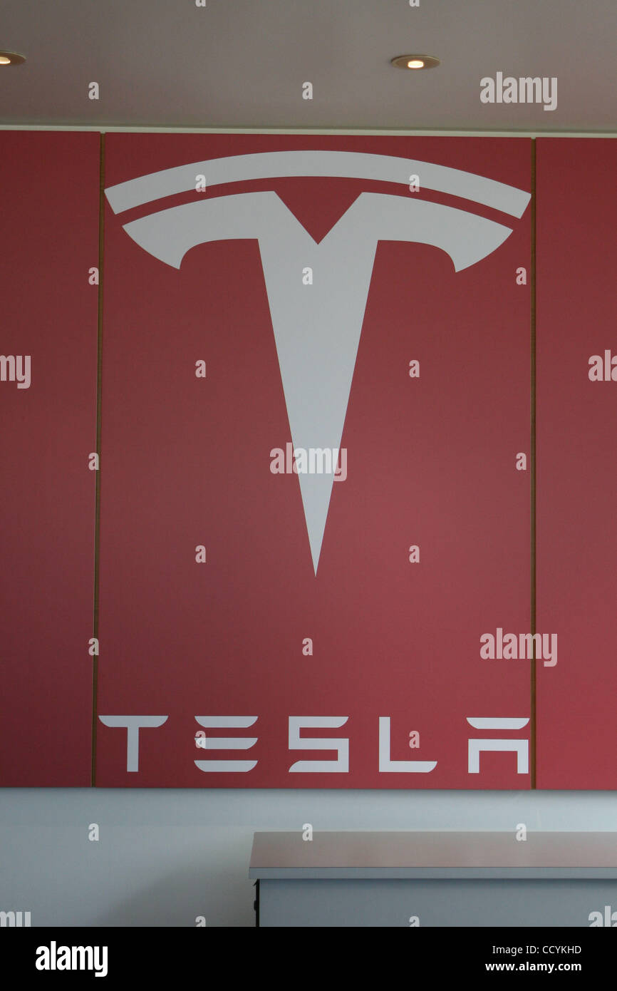 Tesla motors headquarters hi-res stock photography and images - Alamy